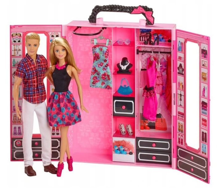 BARBIE Zestaw Szafa + Kabriolet + 2 lalki GVK05 - ERLI.pl