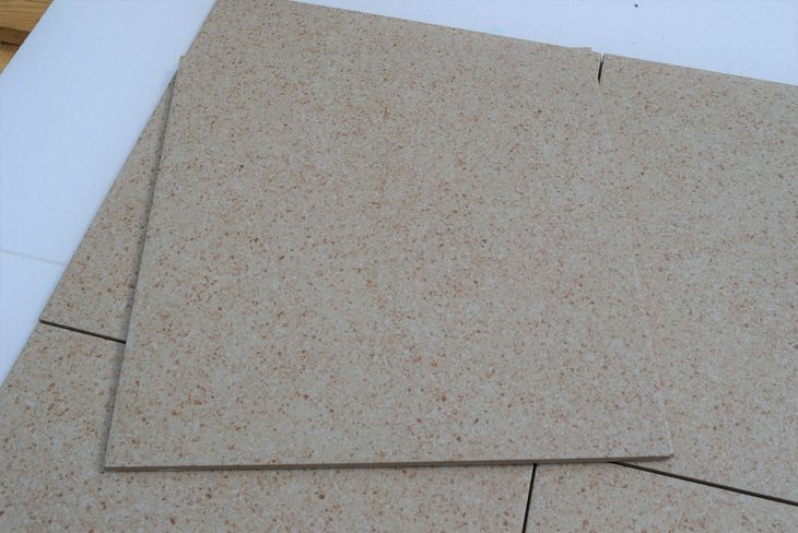 Płytki antypoślizgowe R11 gres 33x33 USTER BEIGE - ERLI.pl