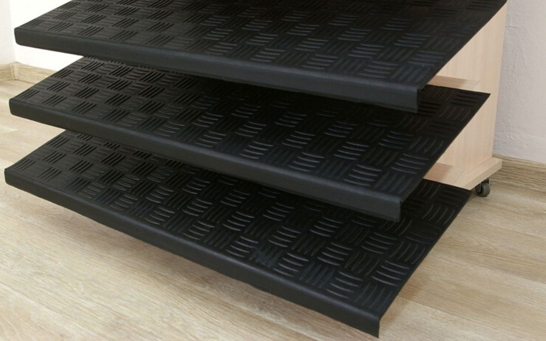 NAKŁADKI NA SCHODY Z GUMY ZEWNĘTRZNE ANTYPOŚLIZGOWE 75x25 GUMA RYFLOWANA – 132467623 - ERLI.pl