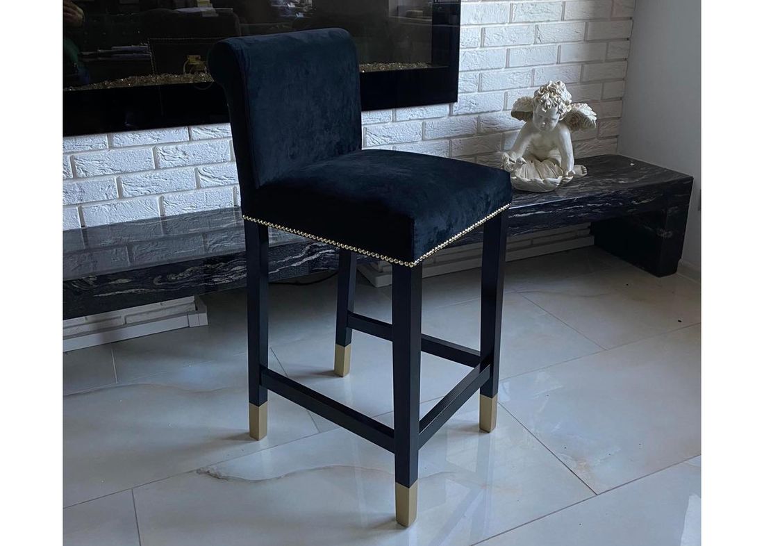 Nowoczesny tapicerowany hoker H11 w stylu glamour - ERLI.pl