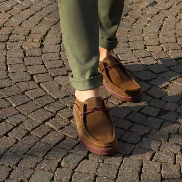 Sznurowane marki Duca di Morrone model NEVIO-CAM kolor Brązowy. Obuwie ...
