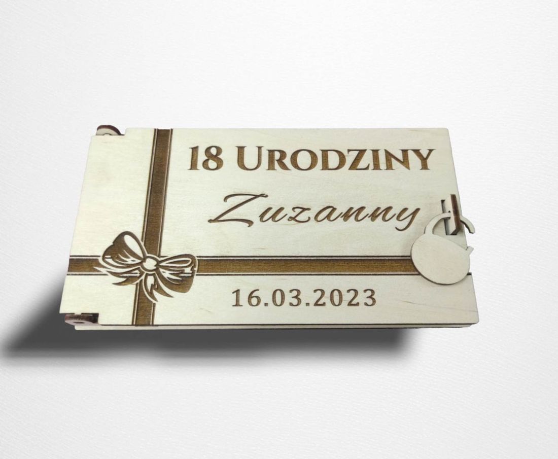 Koperta Pudełko na Pieniądze Prezent Urodziny 18 Grawer - ERLI.pl