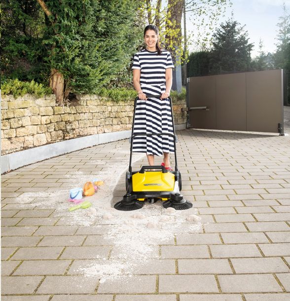 KARCHER S4 TWIN ZAMIATARKA RĘCZNA DO LIŚCI KOSTKI 680mm 2400m²h 1.766-360.0 - ERLI.pl
