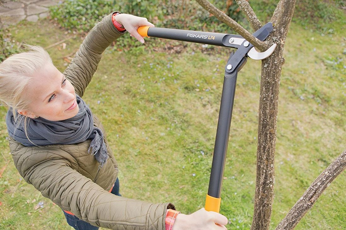 Fiskars Sekator nożycowy do gałęzi L74 PowerGear M - ERLI.pl