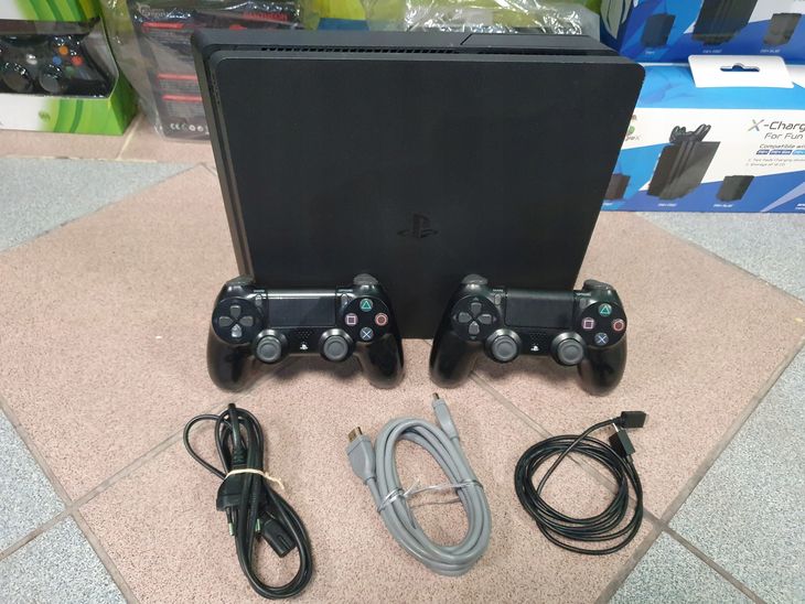 KONSOLA SONY PS4 SLIM 500GB 2 PADY 4 GRY NA DWÓCH – 152645485 - ERLI.pl