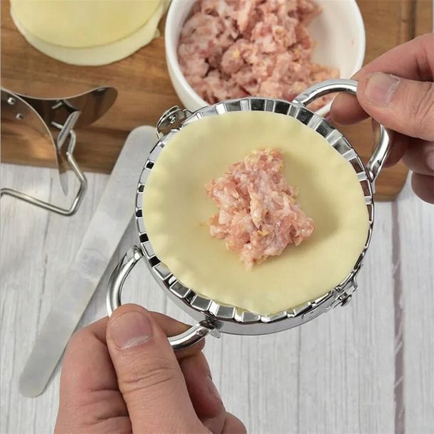 METALOWA FORMA MASZYNKA DO LEPIENIA PIEROGÓW WYKRAWACZ PIEROGARKA ... METALOWA FORMA MASZYNKA DO LEPIENIA PIEROGÓW WYKRAWACZ PIEROGARKA ...