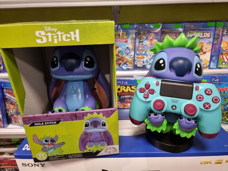 STOJAK PODSTAWKA NA PADA PS4 PS5 XBOX ONE SERIES HULA STITCH - ERLI.pl