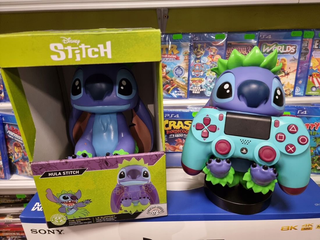 STOJAK PODSTAWKA NA PADA PS4 PS5 XBOX ONE SERIES HULA STITCH - ERLI.pl