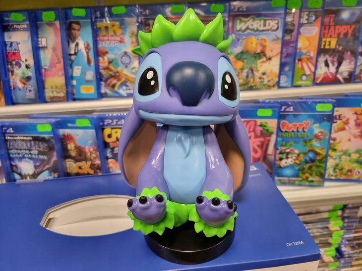 STOJAK PODSTAWKA NA PADA PS4 PS5 XBOX ONE SERIES HULA STITCH - ERLI.pl