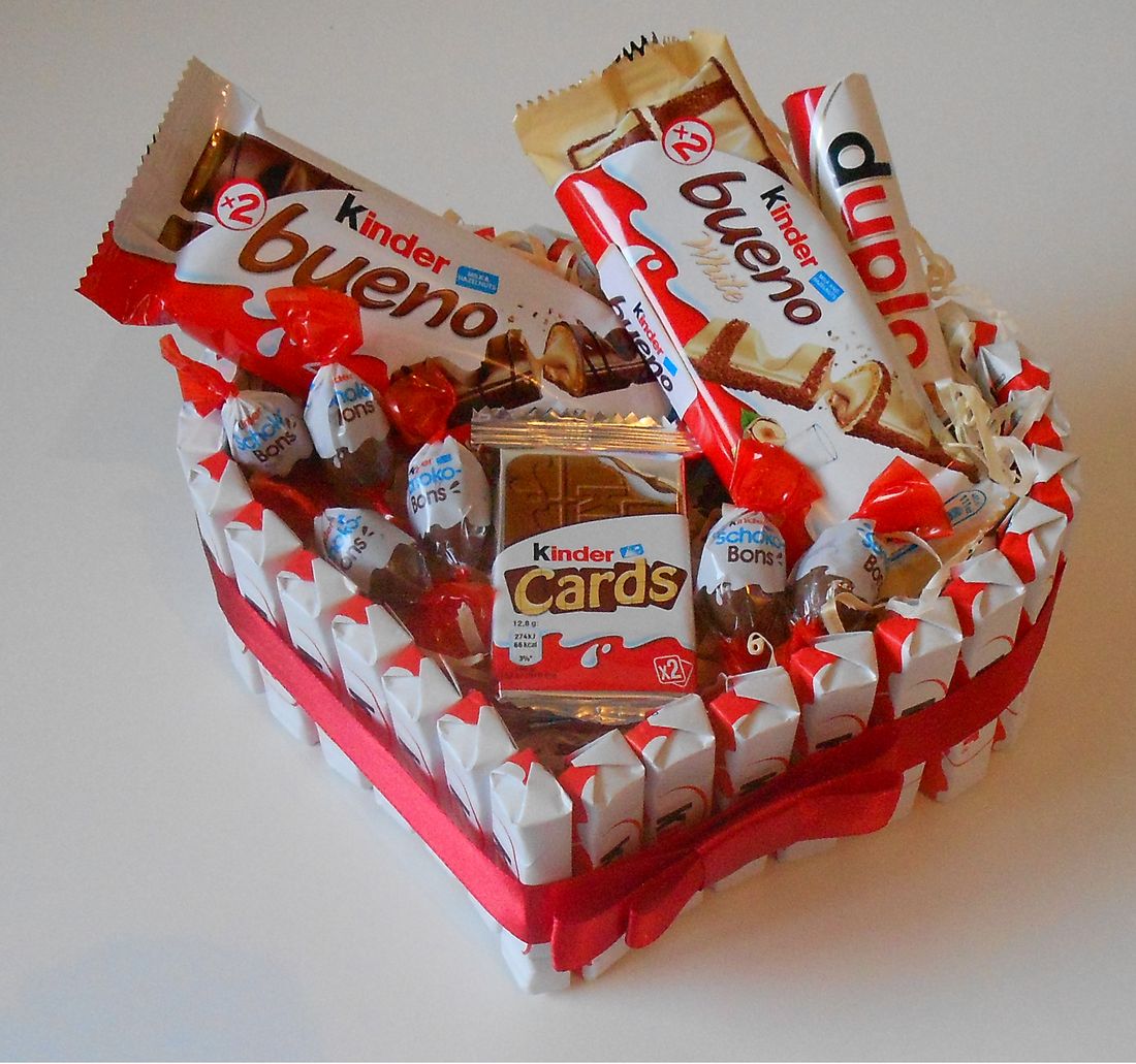 Tort KINDER Mix Box Prezentowy 40 sztuk - ERLI.pl