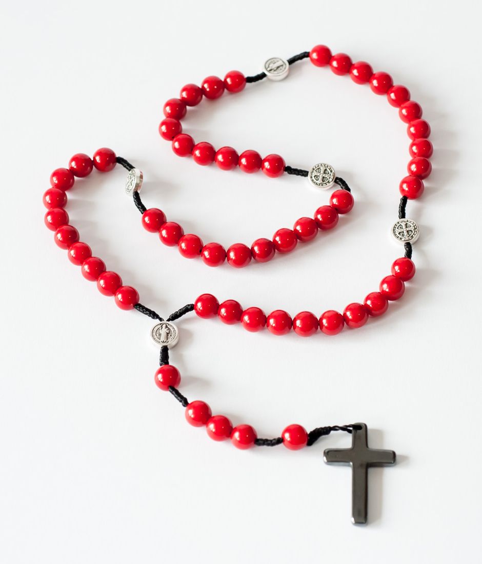 Różaniec z kamieni koralu czerwonego na sznurku św.Benedykt – 214114056 ...