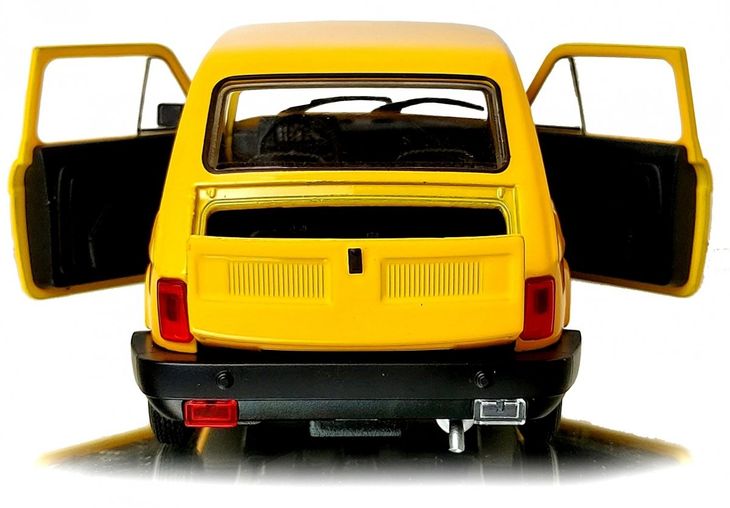 FIAT 126p Duży MALUCH Samochód PRL Auto Welly 1:21 - ERLI.pl