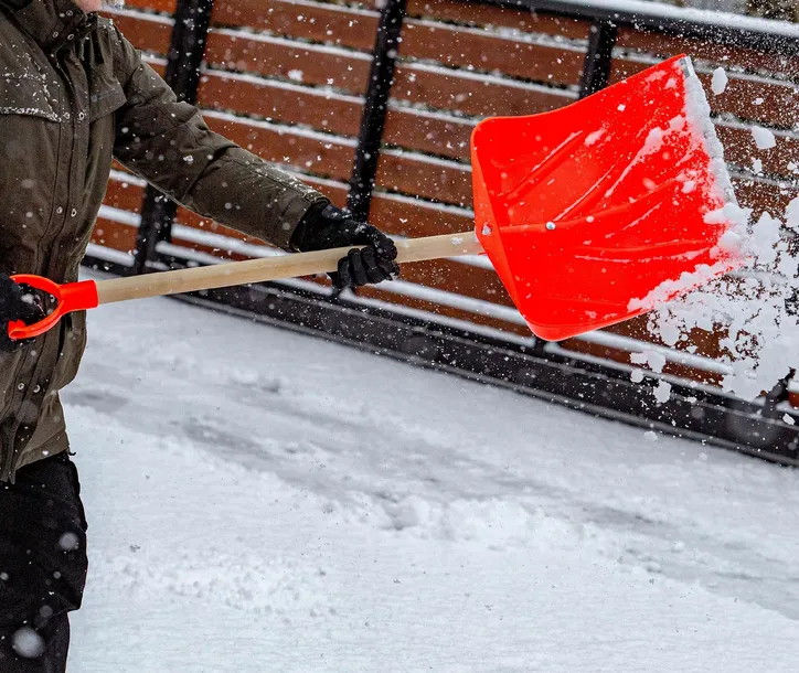 ŁOPATA DO ŚNIEGU ODŚNIEŻANIA ZGARNIACZ SZUFLA MOCNA DREWNIANY TRZON ...