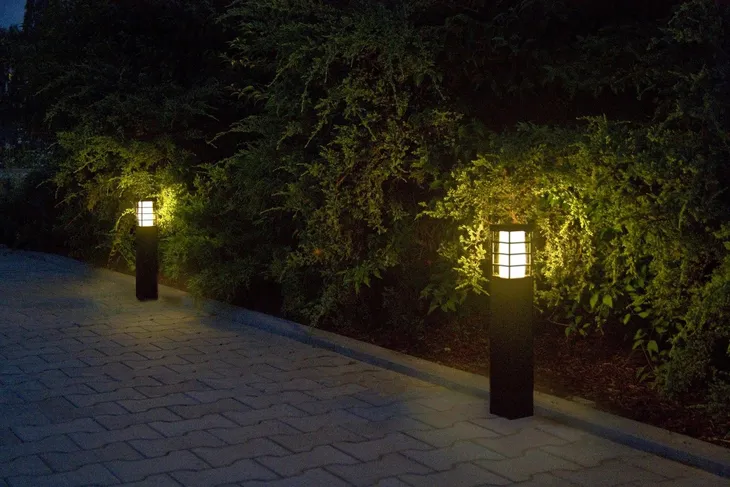 Słupek ogrodowy (RADO II 1 BL) - SU-MA – 288165129 - ERLI.pl